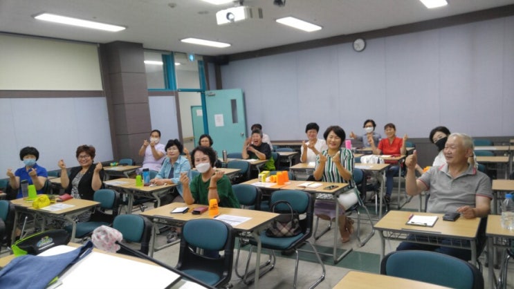 임갈굴정臨渴掘井 의 마음으로 웃음꽃을 피워 건강한 삶을 영위하라 경상대학교평생교육원 웃음인문학 6기과정 8주 프로그램을