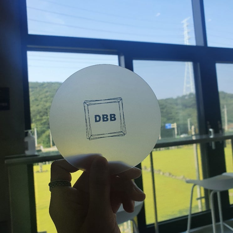 대부도 카페 DBB, 넓고 푸른 잔디가 인상적! : 네이버 블로그