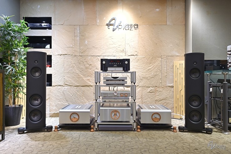 마크레빈슨 인티앰프 Mark Levinson No.585.5 인티앰프 신형 인티앰프가 AV플라자에 입고 전시되었습니다. 마크 ...