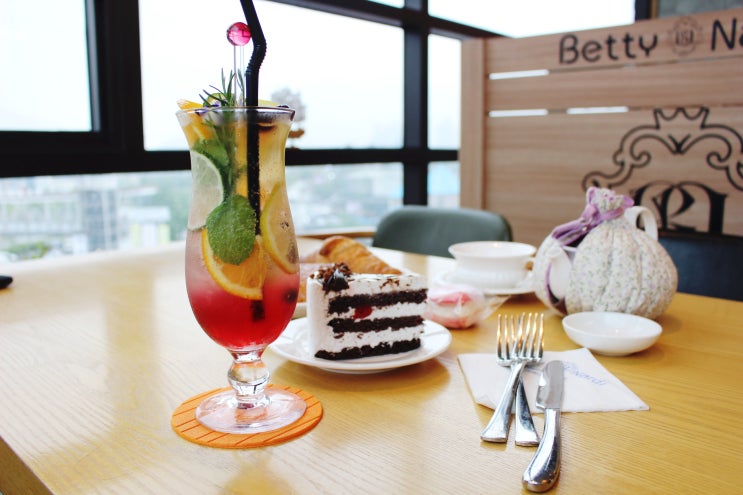 하남 루프탑 카페 - 미사리의 예쁜 베티나르디 카페 : 네이버 블로그