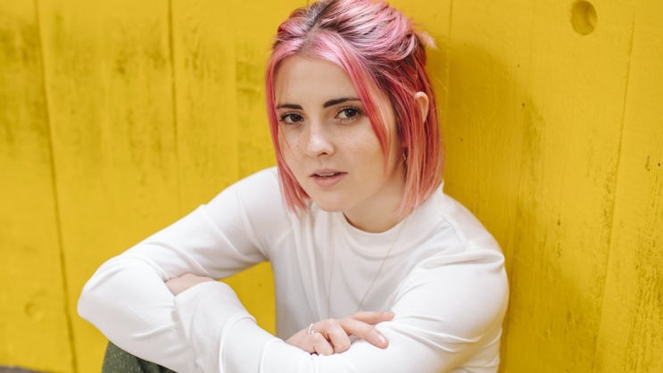 [노래추천] Emily Burns - Curse (2020) 가사/해석/번역/번역영상 : 네이버 블로그