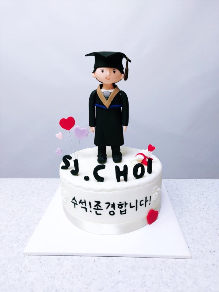 스위트해븐 수석졸업케이크축하케이크스승님케이크연예인케이크주문케이크강남슈가크래프설탕공예생일케이크맞춤케이크논현서초