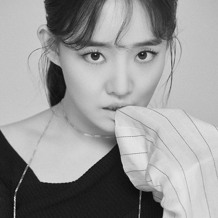 윤하 Bnt 화보 - 목걸이 착용 : 네이버 블로그