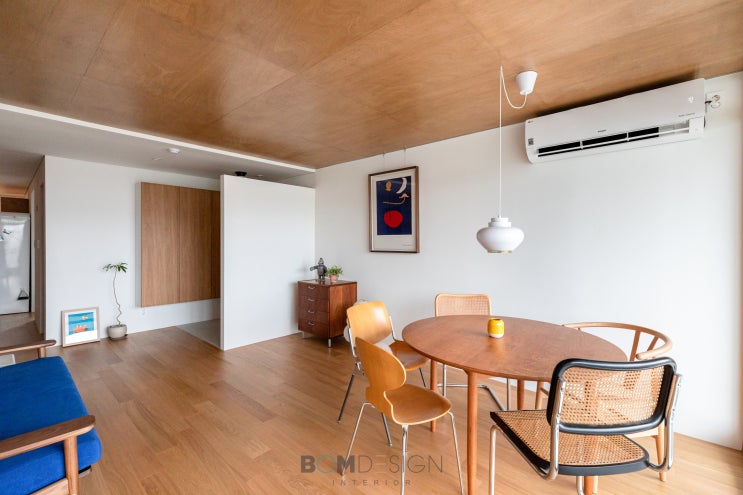 [봄디자인 인테리어] 반려묘와 함께하는 따뜻한 미드 센추리 모던 디자인_ 홍은동 두산위브 33py : 네이버 블로그