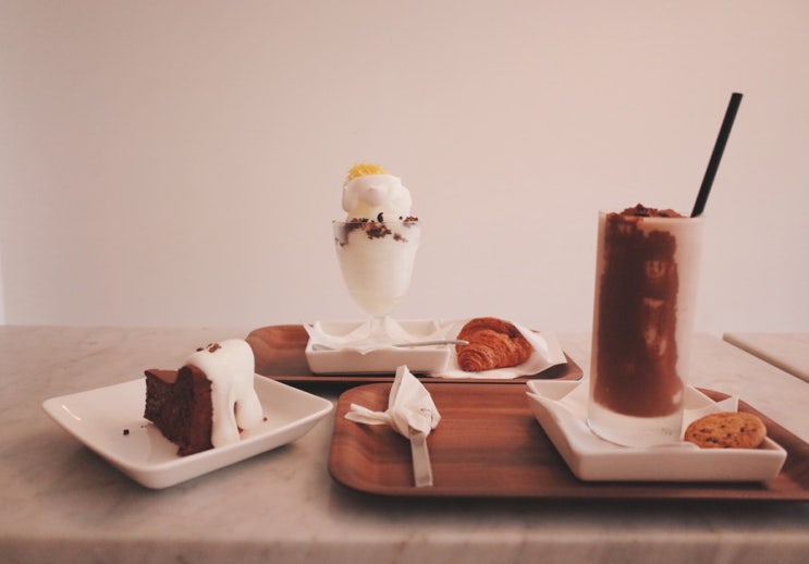망원동/합정역) 생초콜릿케이크가 맛있었던 '카카오다다(cacaodada)' : 네이버 블로그
