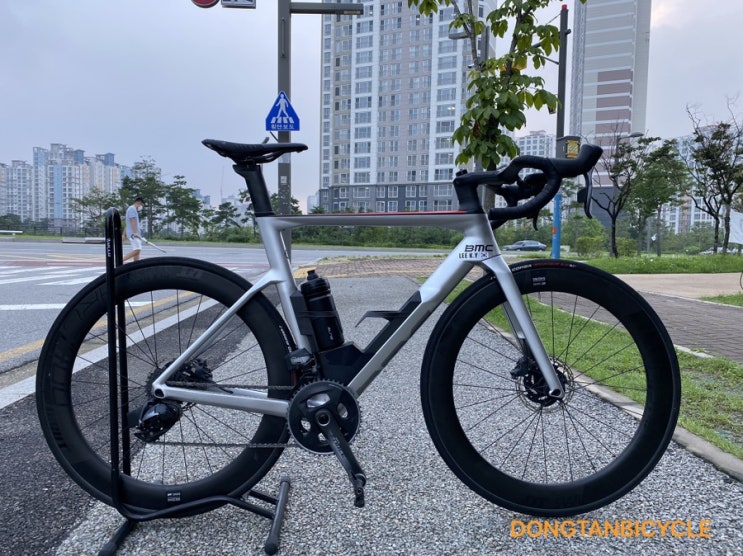 동탄BMC로드자전거매장 #타임머신01 THREE 스램 포스 AXS 모델 스위스스탑DISC 35 RS 브레이크 패드교체작업 ...