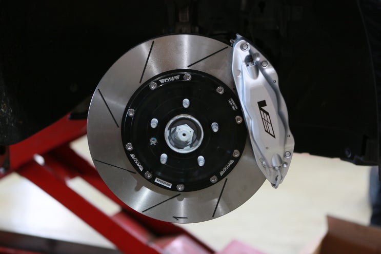 쉐보레 말리부 네오테크엔써 브렘보 Brembo CTS-V4P 355mm 경량디스크 튜닝 장착전문점 다가스모터스 : 네이버 블로그