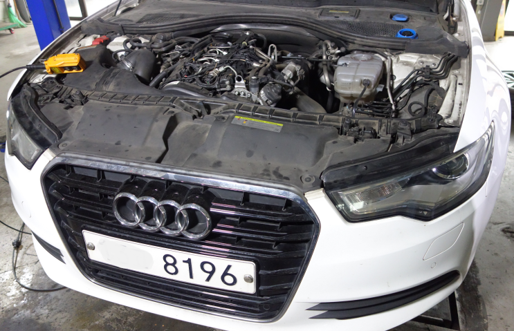 20tdi 엔진 아우디 A6 타이밍벨트 교환 정비 시 부품 상태로 교체주기를 가늠할 수 있으며 정비 시간 비용가격도