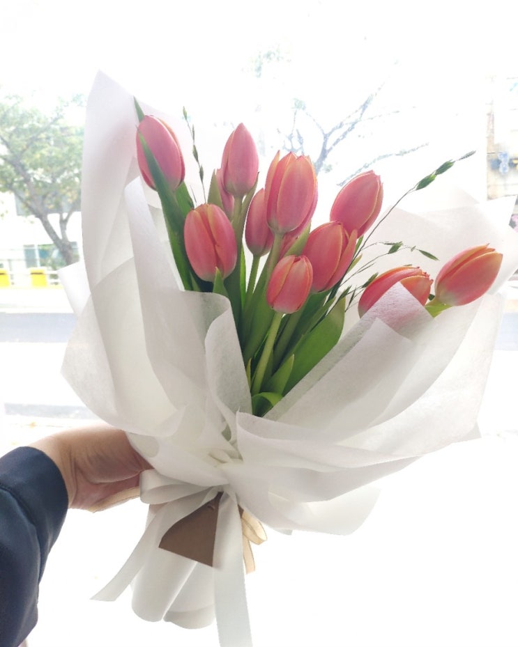 영도꽃집 그로잉가든앤플라워 거품없이 싱싱한꽃을 제공하는 꽃비플라워 여자친구가 반할 여리여리 튤립꽃다발소개 네이버 블로그