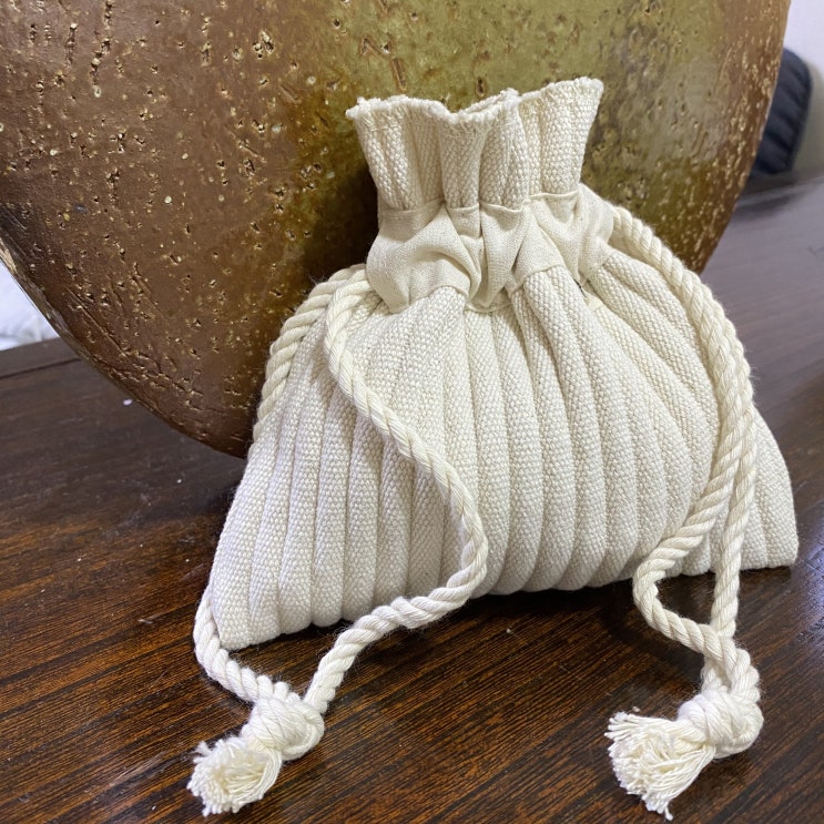 러프(Luff) 스트링 파우치 아이보리 후기 : 네이버 블로그