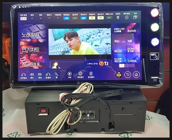 Tj미디어 신제품 태진반주기 A1반주기 215인치 터치스크린 반주기 동전노래방 코인노래방 전용 기능 카드 Qr결제가능 카메라