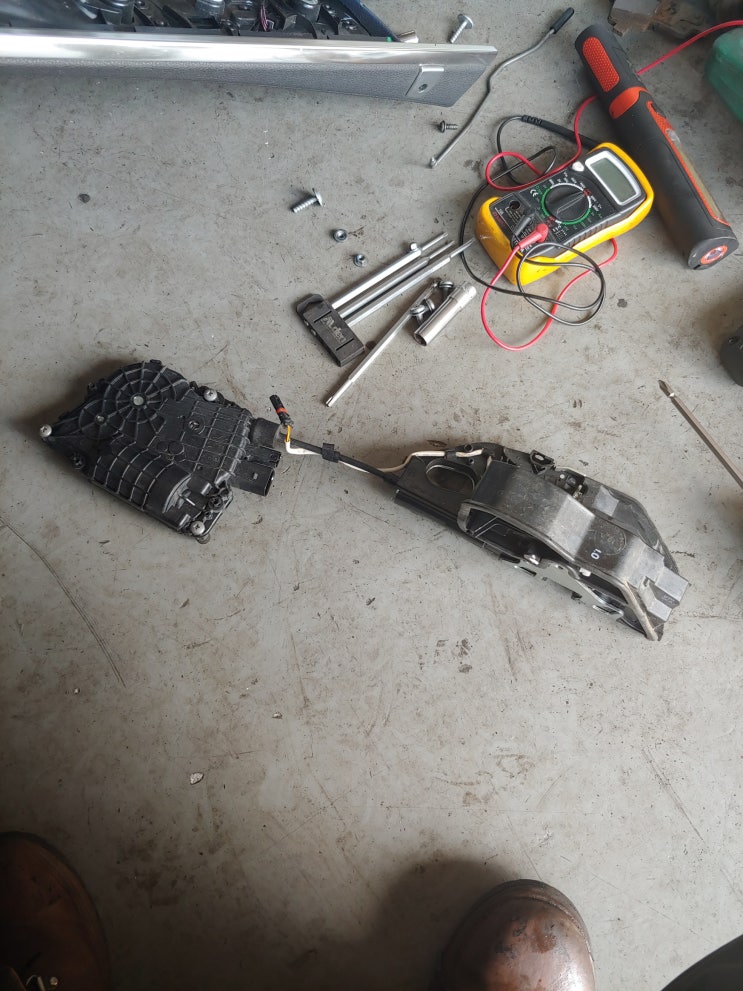 수원 정비소 Bmw F01 7시리즈 소프트클로징 도어 도어락 잠금장치 이상 고장 소음 문잠김 문열림 고장 수리 전문 전문점 기가