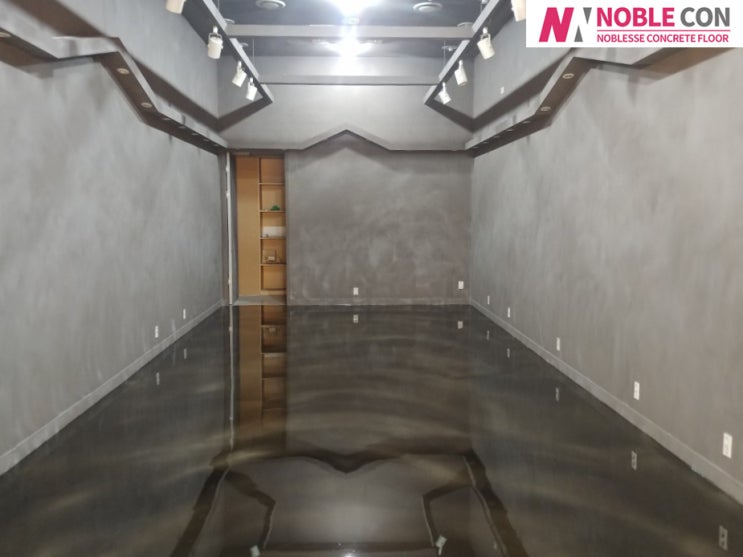 일산 라페스타 에폭시바닥 15평 의류매장바닥인테리어 노출콘크리트 빈티지바닥 모던한 스타일의 매장인테리어 시공 노블콘