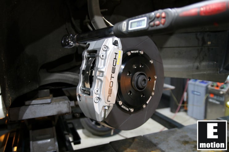 아우디 A6 (C7) 네오테크 NF 4P 브레이크 튜닝 355mm : 네이버 블로그