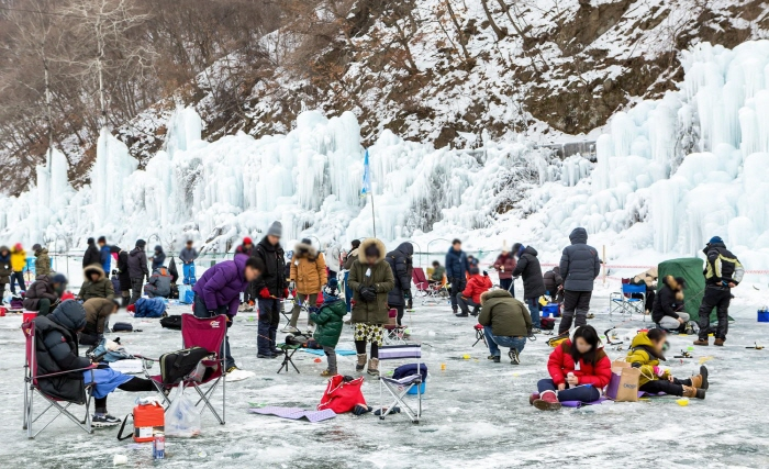 서울근교 겨울을 보내는 청평 얼음꽃축제♥연인가족나들이 이색체험송어낚시 포토존 네이버 블로그
