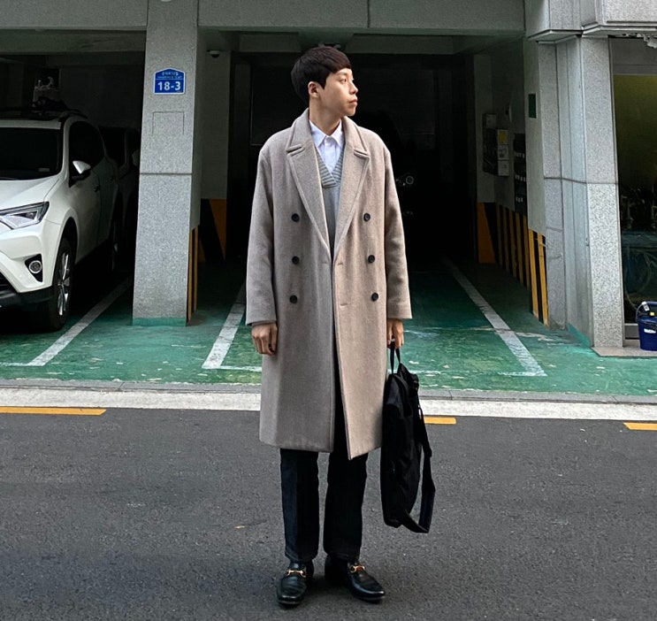 남자 오트밀 코트 회색 니트 조끼 코디 세미 와이드 청바지 구찌 로퍼 네이버 블로그