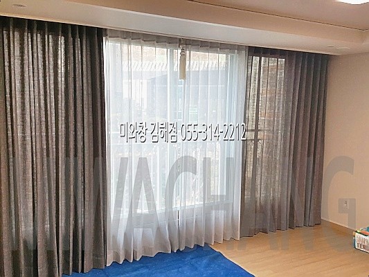 김해진영창원커튼커텐 블라인드쉐이드 김해 삼문동 장유덕산아내에코캐슬 103동 34평형 A타입 거실 향균피톤치드원단