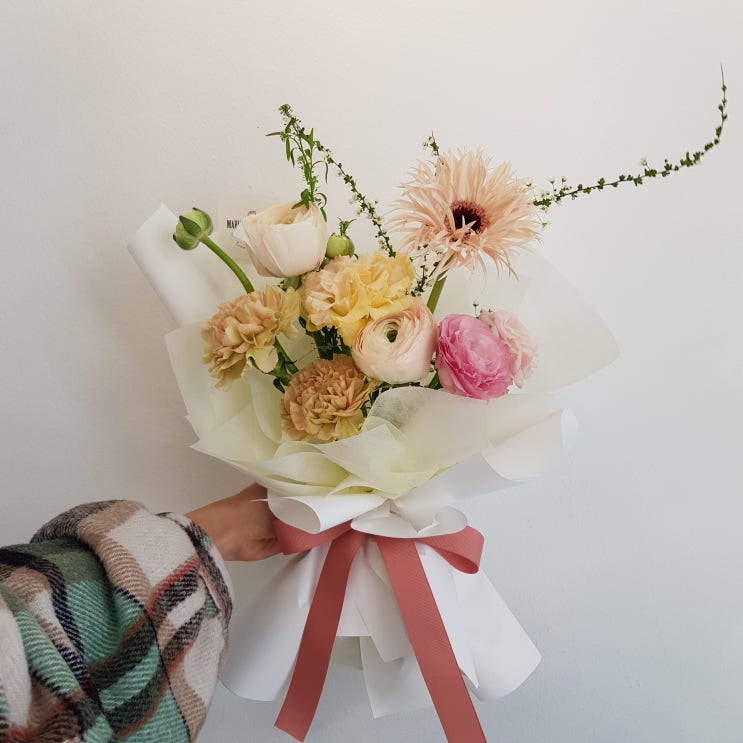 Mariangrose 부드러운톤의 미니 꽃다발 여자친구선물 기념일 선물 연남동꽃집 홍대꽃집 상암꽃집 네이버 블로그