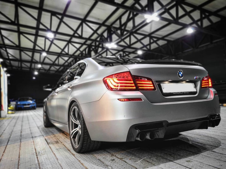 BMW F10 M5 전체랩핑 3M M230 무광 그레이 알루미늄 : 네이버 블로그