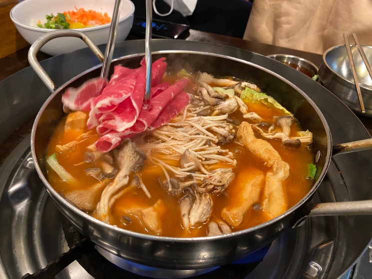 압구정로데오 맛집인 최가네버섯샤브매운탕칼국수feat라이프북스 카페 네이버 블로그