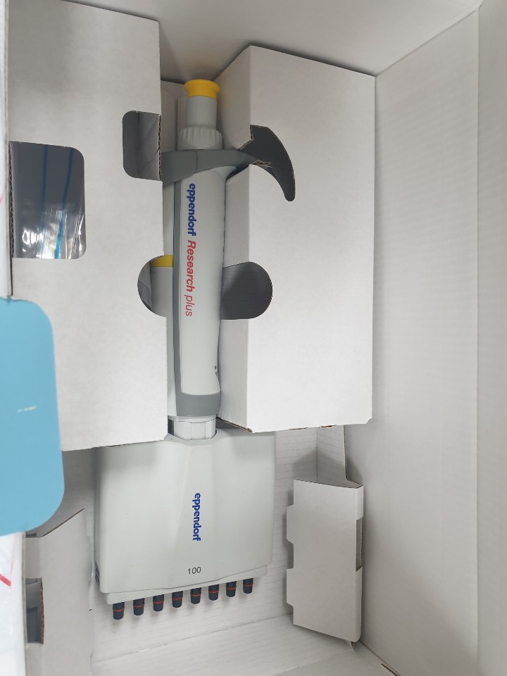 [한번도 사용안한 정품] 이펜도르프 멀티 8 채널 피펫(10-100uL)/Eppendorf Research Plus multi ...