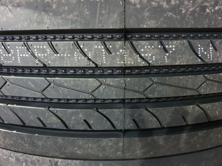 황실타이어 :: 중책타이어 ZC RUBBER 12R22.5 조양타이어 'AT167' : 네이버 블로그