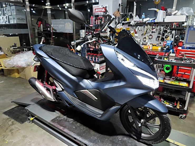 스쿠터센터 20년 혼다 더뉴 Pcx125 멧블루 신차출고 Pcx 현금프로모션 면발광싸이키led 스피드샾 충전거치대