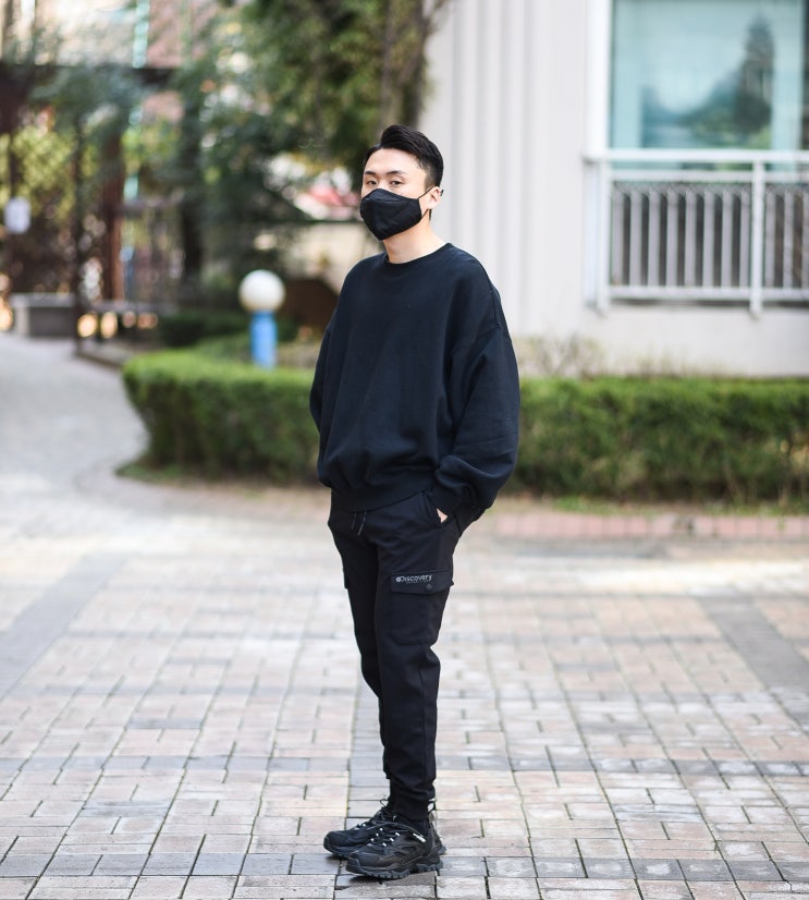 남자 운동화 디스커버리 버킷디펜더 V2 조거팬츠와 함께 매칭했어요 네이버 블로그