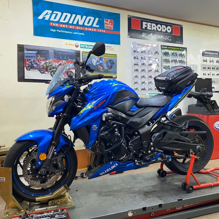 스즈키 Gsx S750 이치로 세이류 5 50 엔진오일교환 참피온 오일필터교환 작업 입니다 네이버 블로그