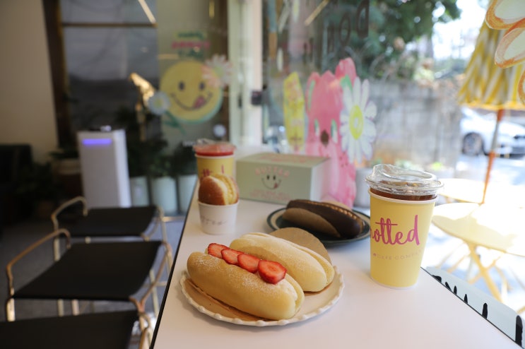 도산공원 카페 노티드 청담 신상 딸기크리미 취저 네이버 블로그