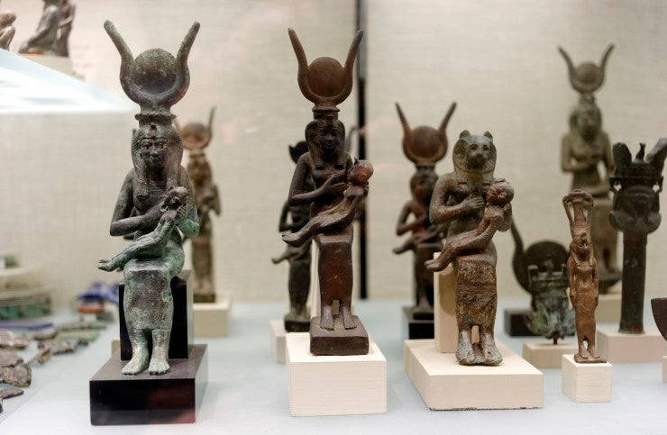 이시스 락탄스(Isis Lactans)와 네베테테펫(Nebethetepet), Metropolitan Museum of Art ...