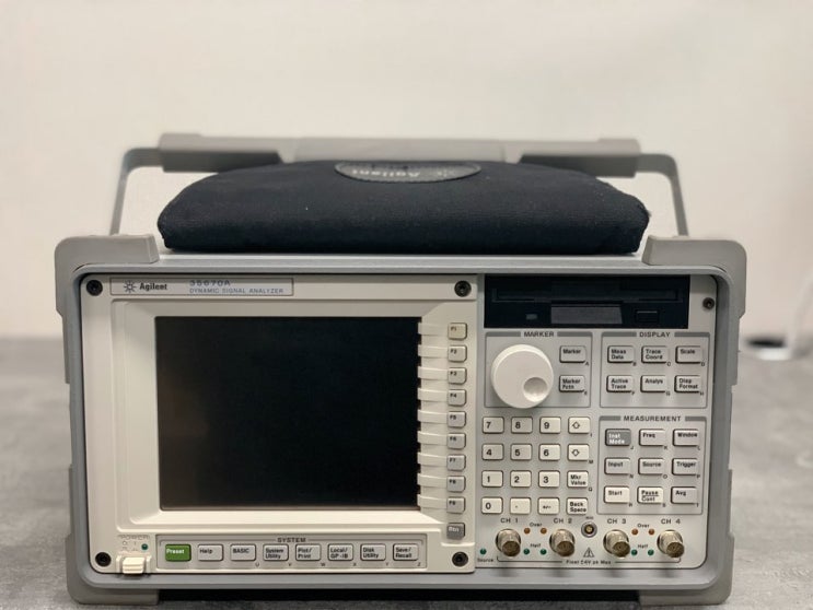 35670A FFT Dynamic Signal Analyzer, DC-102.4 kHz Keysight(Agilent) 신호 ...
