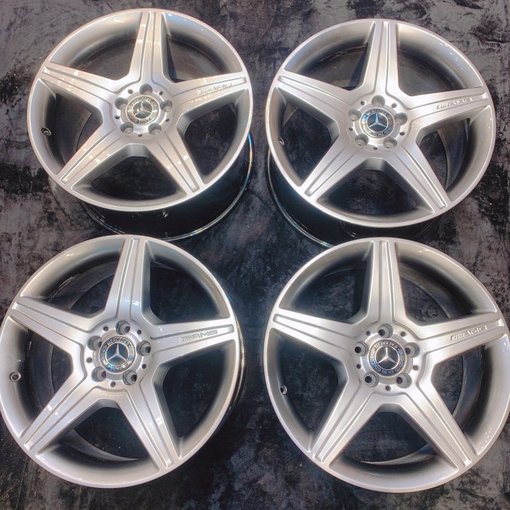 벤츠 정품 순정 19인치 AMG 휠 고스트 크롬 쉐도우크롬 2214016002 2214016102 : 네이버 블로그