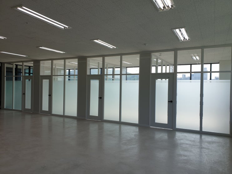 [543][사무실칸막이]대전 유성구 도룡동 사무실 유리칸막이 공사 : 네이버 블로그