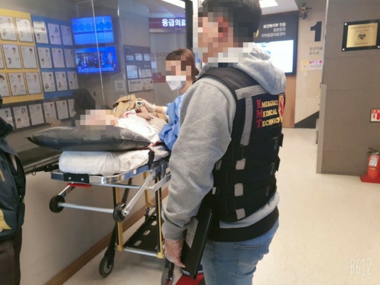 외래진료를 받기위해 사설구급차를 이용해 안전하게 환자이송 네이버 블로그