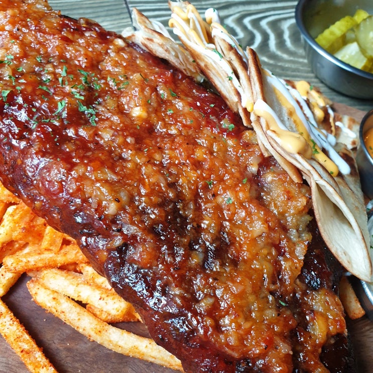 용리단길 맛집 버뮤다삼각지 유니크한 분위기의 퓨전음식점 네이버 블로그