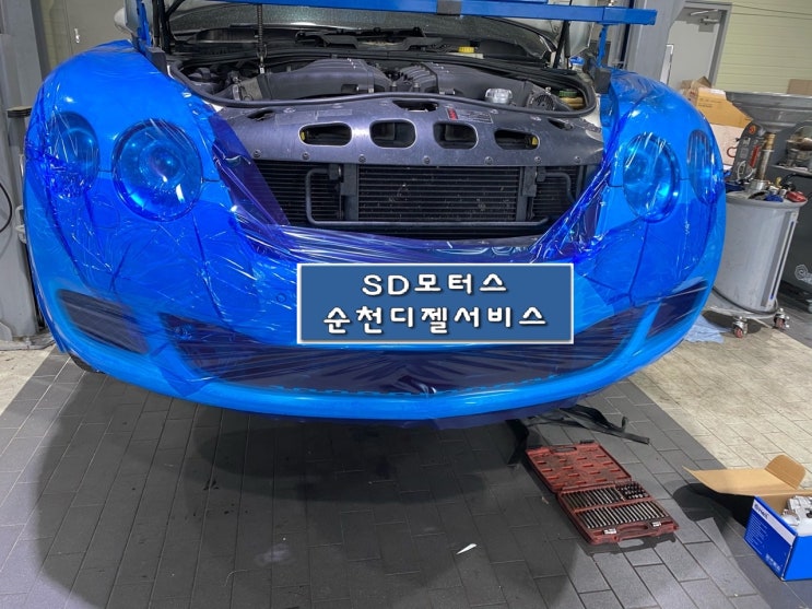 순천수입차정비 벤틀리 60 시동불량으로 정비공장 소개로 견인 입고 하셨네요 이 차량은 엔진을 탈착해야 스타트모타를 교환 할