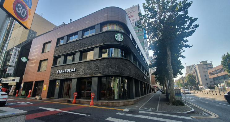 카페 대전 중앙로역 중앙로지하상가 출장와서 들려본 큰 규모가 매력적이었던 스타벅스 대전중앙로r점 네이버 블로그