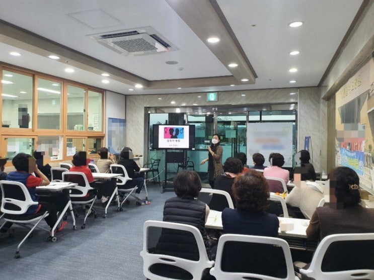 노인요양시설 요양보호사사회복지사 기관종사자 법정의무교육 성폭력예방장애인인식개선교육안전교육응급처치간호사출신 한연숙강사와