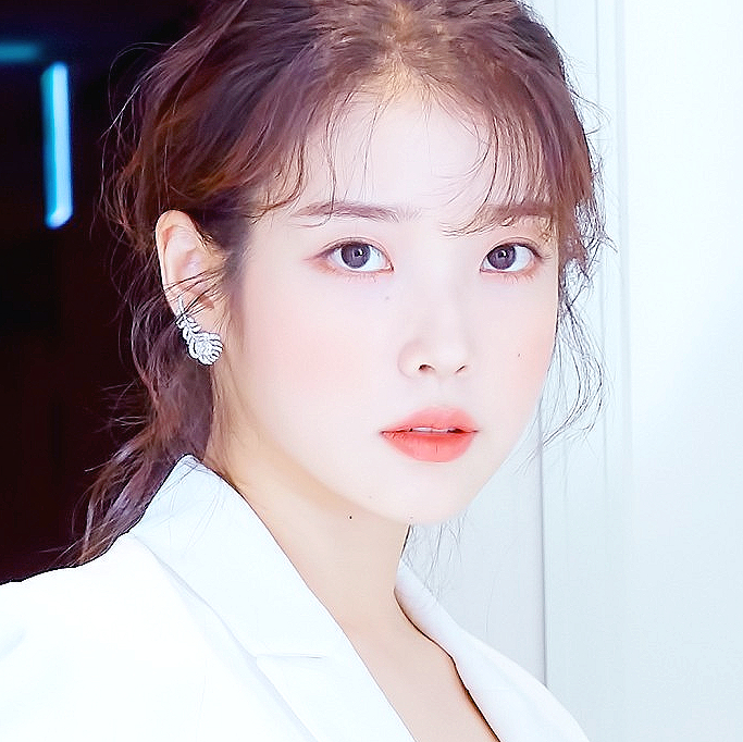 210107 아이유 참이슬 보그X시크릿바 화보 컴퓨터, 핸드폰 고화질 배경화면_ 예쁨 : 네이버 블로그