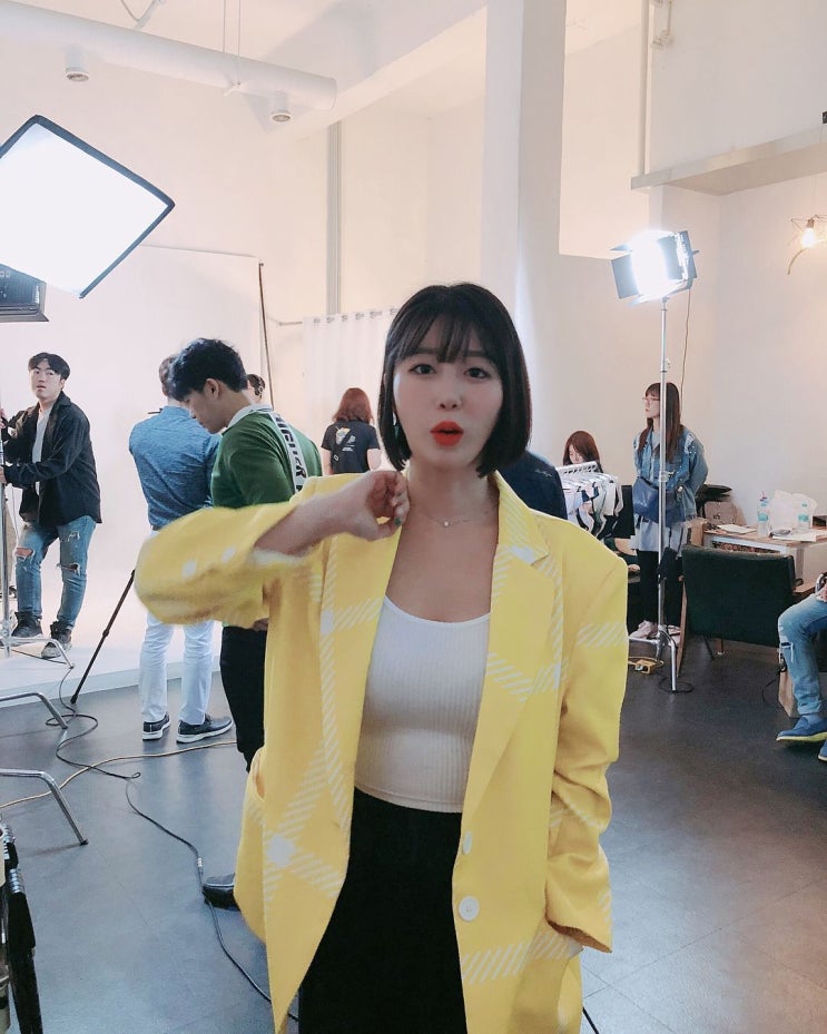 가수 나비안지호 D컵 육덕 거유 글래머 맥심 레전드 표지 모델 가슴골 노출 주말인데 뭐하세요 네이버 블로그