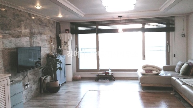 거래완료-성안동 빌라매매-151)성안초인근 베네치아4차 106.74m2(32) 매매가 2억4,000만원 (울산 중구 성안동 빌라매매) (성안동부동산,정여사공인중개사사무소 ...