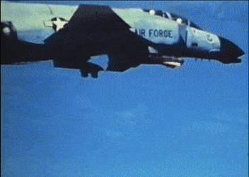 GBU-15를 시험투하하는 F-4 팬텀.gif : 네이버 블로그