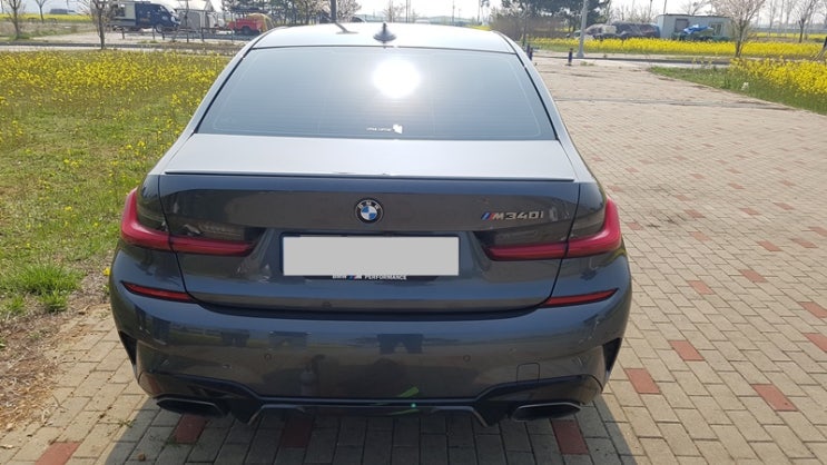Bmw M340i 차문잠김을 현장출장으로 개문하고 차키 구출 Bmw차문여는곳 수입외제차잠긴문여는곳 당진열쇠 당진자동차열쇠 전문점