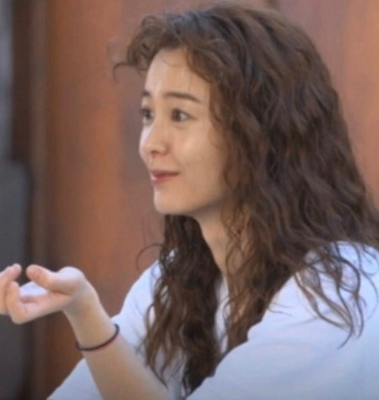 연예인 히피펌 스타일 모음 정유미 머리 조이 현아 송하윤 설리 대구 토니앤가이 미용실 동성로 반월당 헤어샵 굵은 히피펌