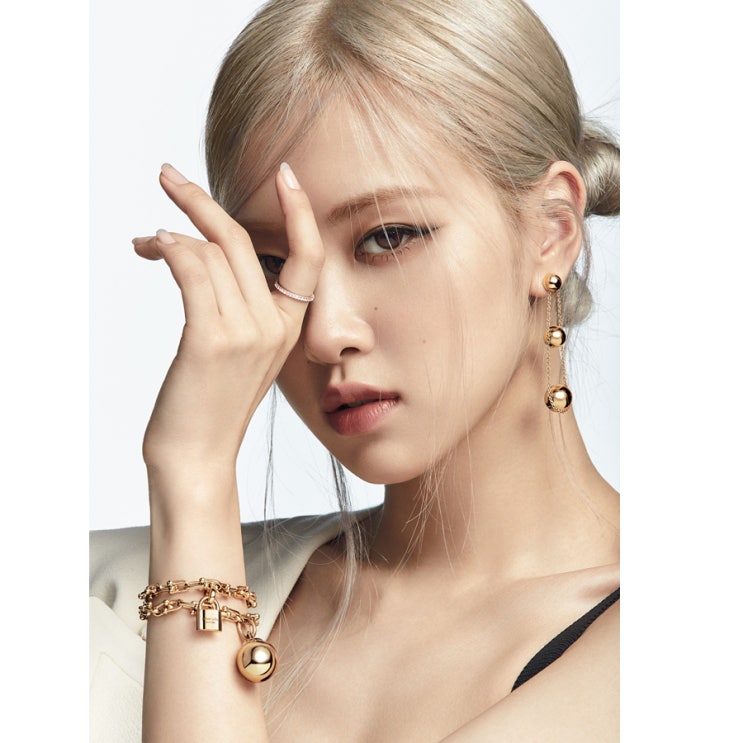 티파니앤코 하드웨어 목걸이 귀걸이 팔찌 착용한 블랙핑크 로제 패션 내서타일♥ 네이버 블로그