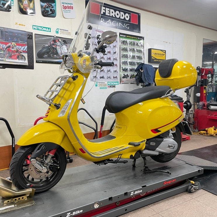 베스파 스프린트125 대구공돌 핸들발란스 장착작업 입니다 Vespa Sprint 대구오토바이 네이버 블로그