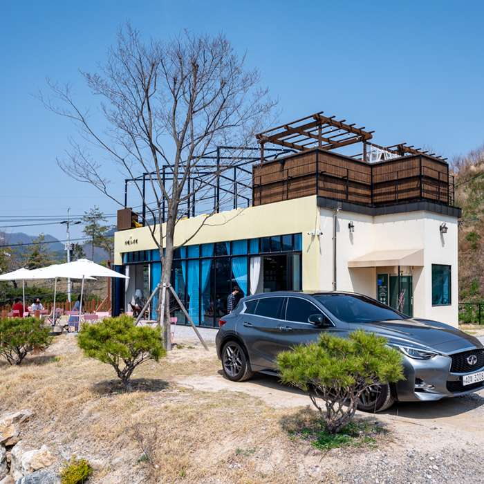 영월 카페 느리게: 느림의 미학을 담은 공간 ☕️