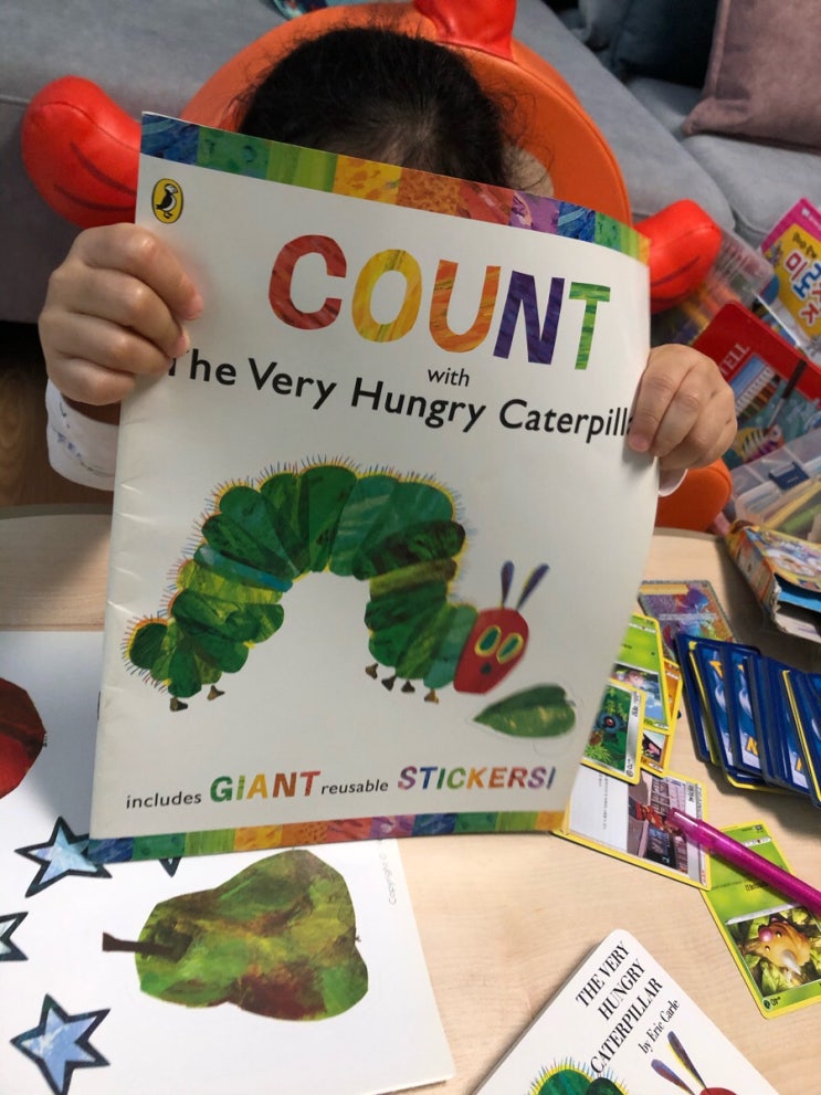 The very hungry caterpillar count sticker book ; 에릭칼 배고픈 애벌레 스티커북 : 네이버 블로그