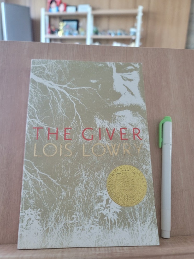 [원서로영어공부] 《The Giver》 Chapter 21~23 줄거리와 단어 뉴베리수상작 : 네이버 블로그